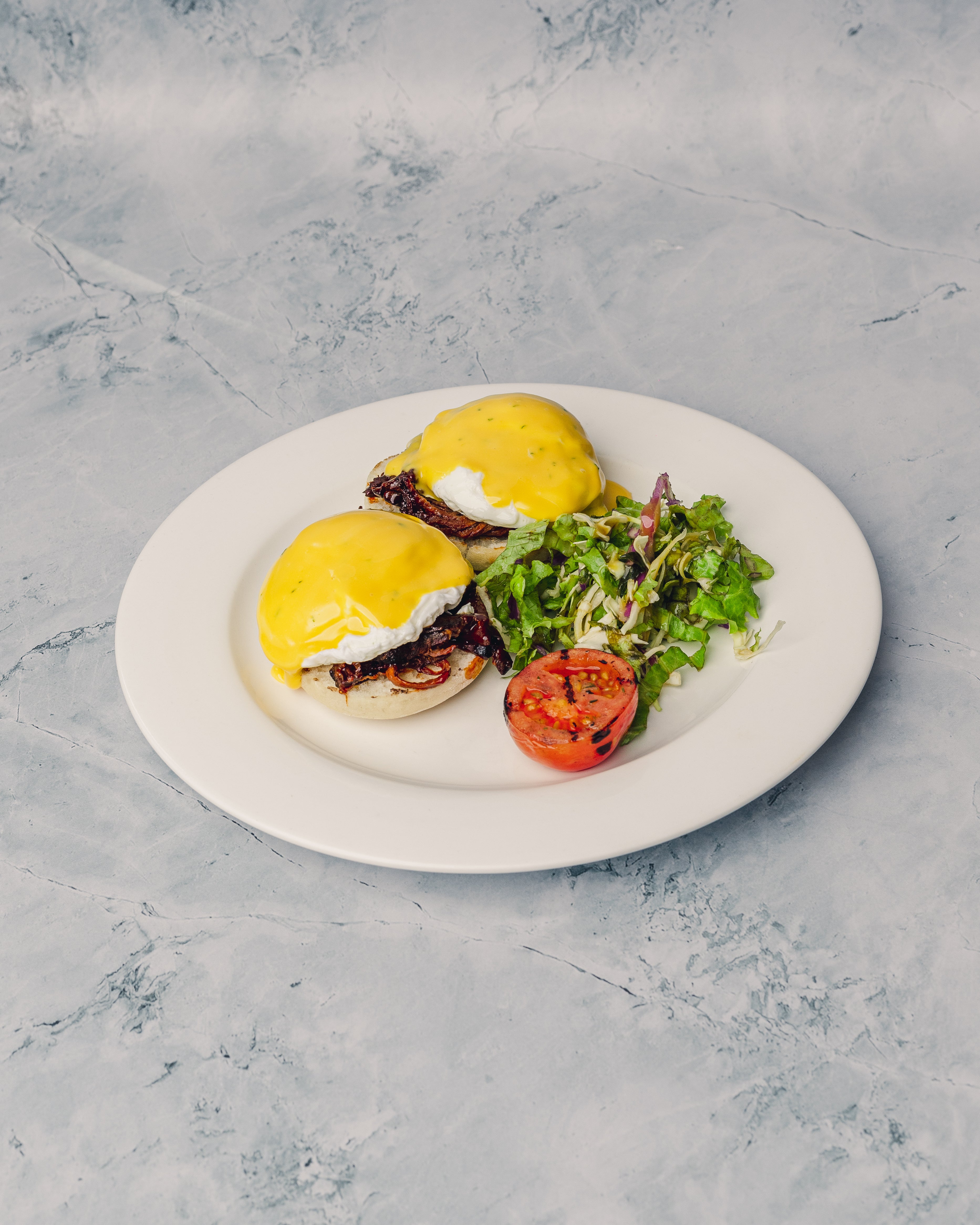 Pulled Beef Benedict – Loafology Bakery & Café